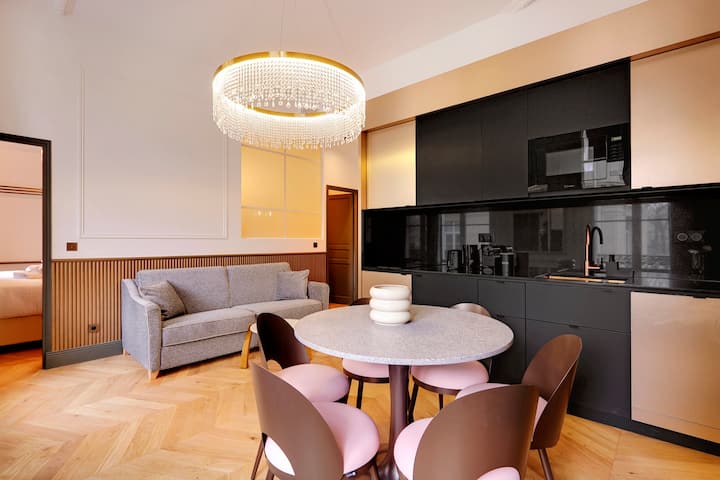 Un Appartement 2-ch Raffiné à La Madeleine-opéra - Paris
