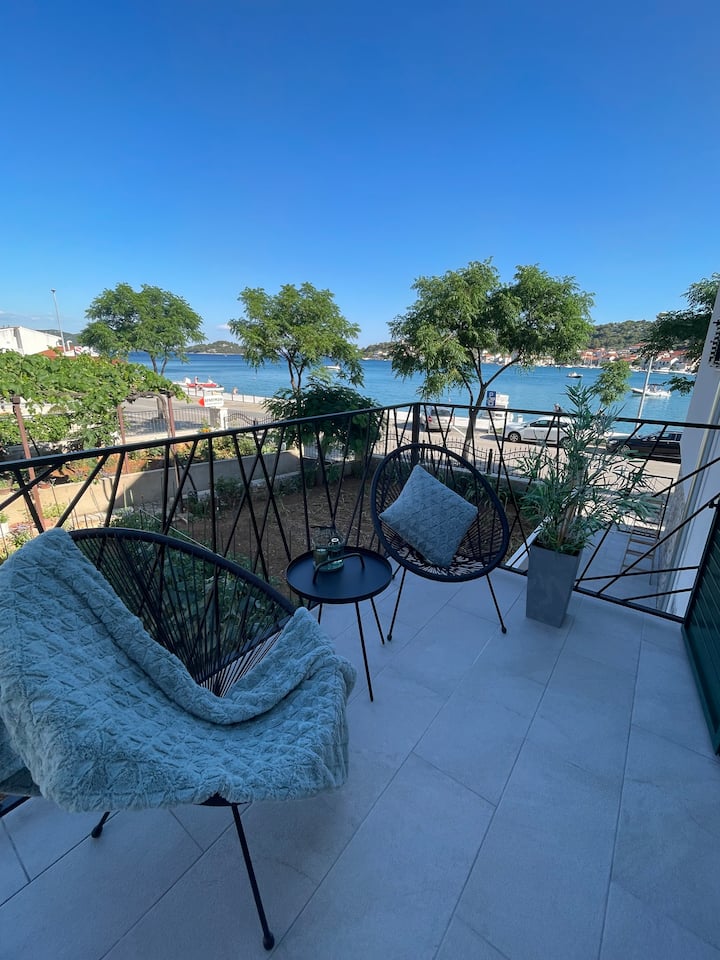 Tisno Central App. With Balcony 2+1 - Pirovac