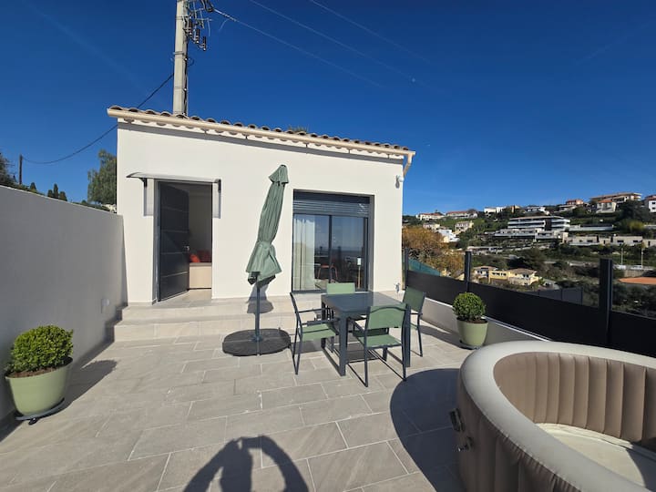 Petite Maison Au Calme - Niza