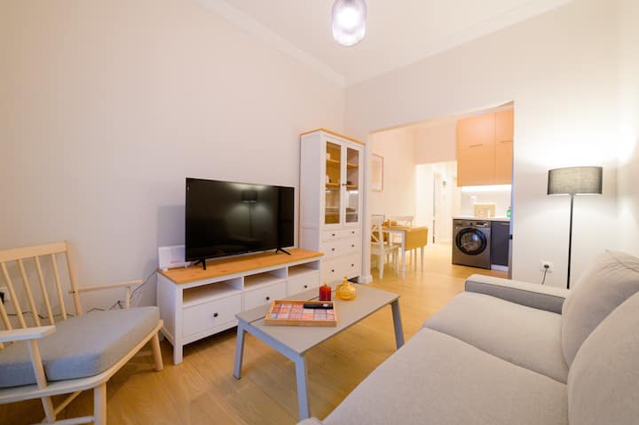 New Modern 2nd Floor Apartment - Aéroport de Thessalonique Makédonia (SKG)