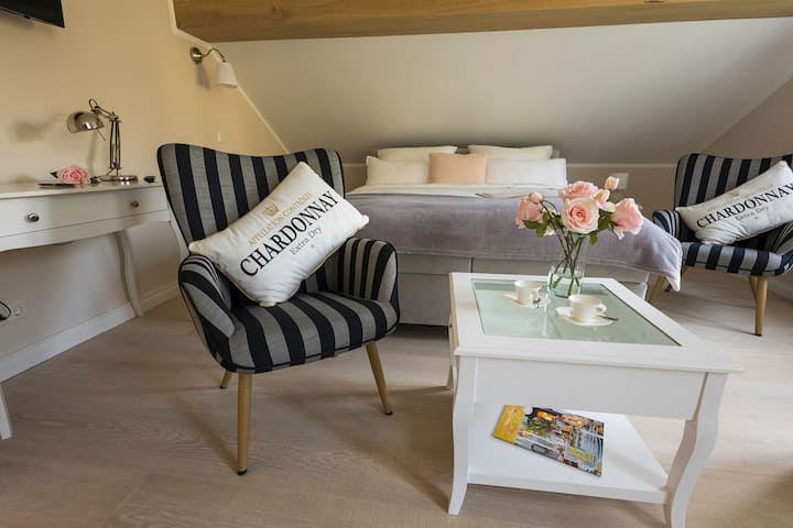 Nostalgie-nest Mit Boxspringbett - Polch