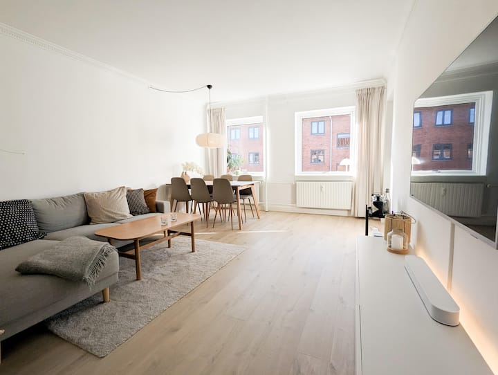 Central, Cozy & Modern Flat With Private Balcony - Copenhaguen