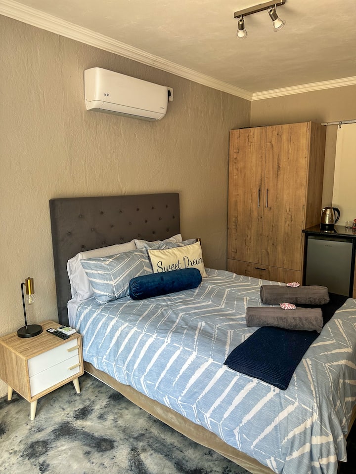 Casa De Paiva Room 1 - Hoedspruit