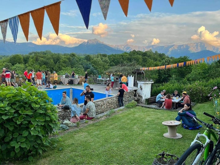 Cozy Mountain  Hotel 18+ Guests - 保加利亞
