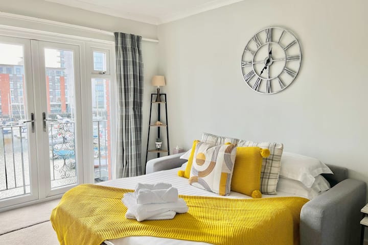 Cosy Flat In Maritime Quarter | Pass The Keys - Swansea