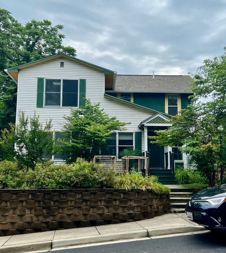 Family Friendly Takoma Park - Silver Spring, MD