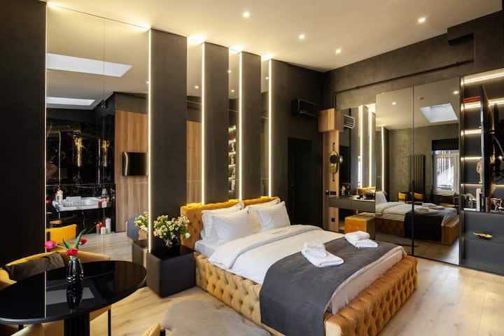 Aristo Apart With Jacuzzi - Lviv