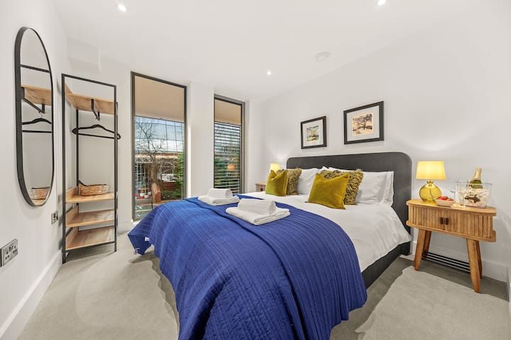 Beautiful Central 2-bed Apt W/ Parking And Balcony - Ripley Castle