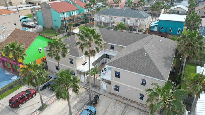 * Pool * Ground Floor W/patio * Easy Beach Access - South Padre Island