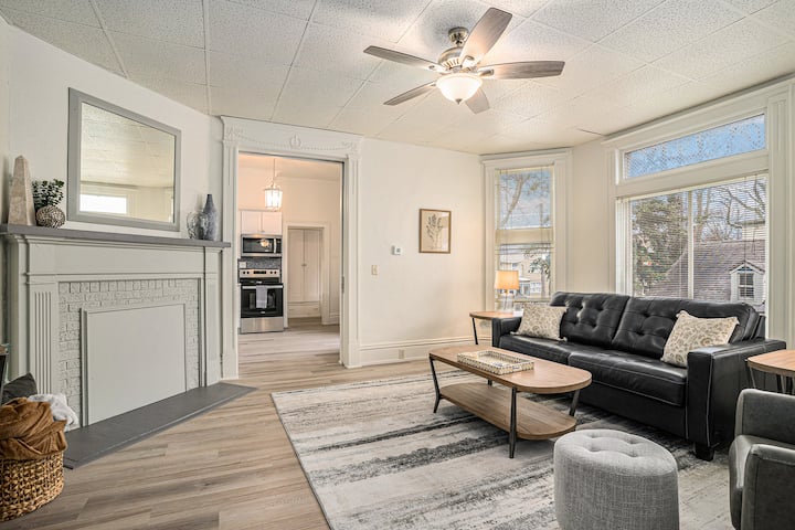 Downtown Holland Apartment Retreat W/office - Holland, MI
