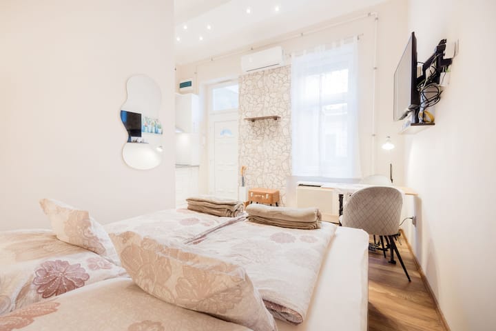 Akacfa 5. Studio1/2pax Near Blaha Vii. - Budapest