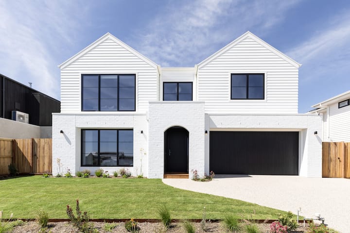 New Luxury Beach House, Huge Nth Facing Deck/yard - Point Lonsdale