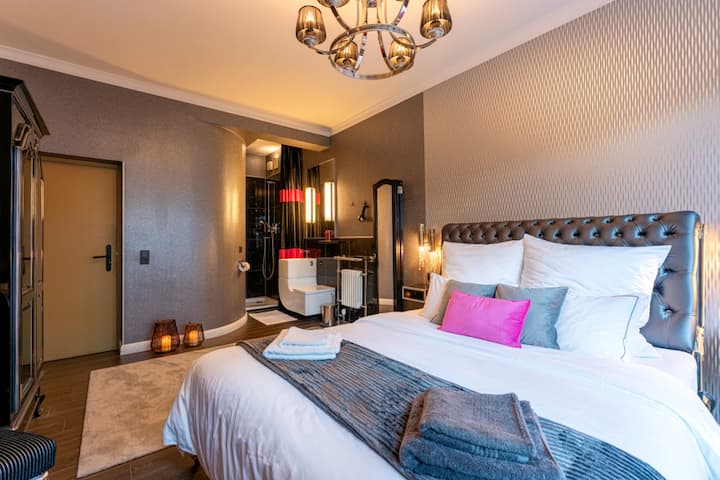 #Central Room, Exquisite Design - #2 Celine - Cologne