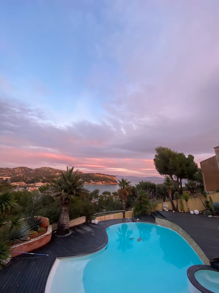Grande Villa Vue Mer Et Piscine - Marignane