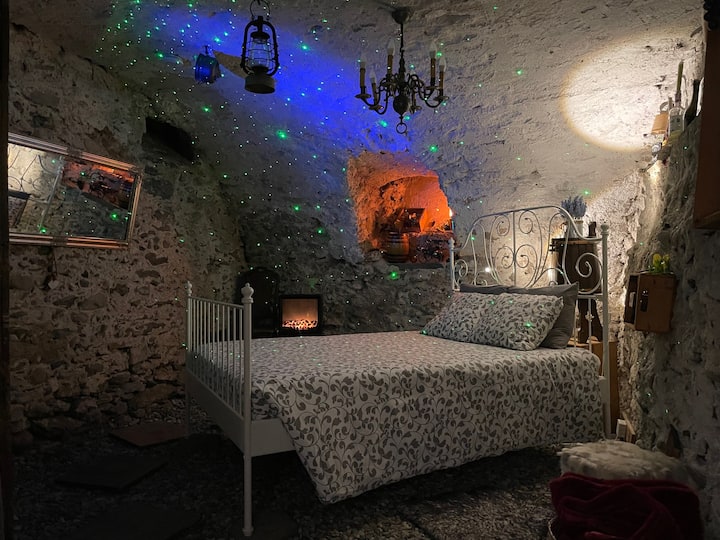The Old Cellar (No Shower) - Locarno