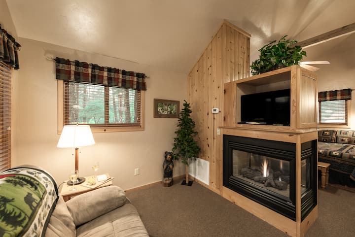 Shadow Mtn Lodge - Cabin 302 - Whirlpool-fireplace - Ruidoso, NM