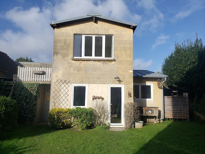 Maison En Pierre à Moins De 50m De La Mer - Lion-sur-Mer