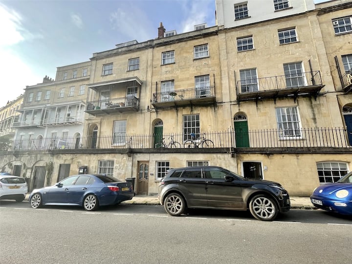 Entire Lovely 2 Bedroom Garden Flat - Bristol