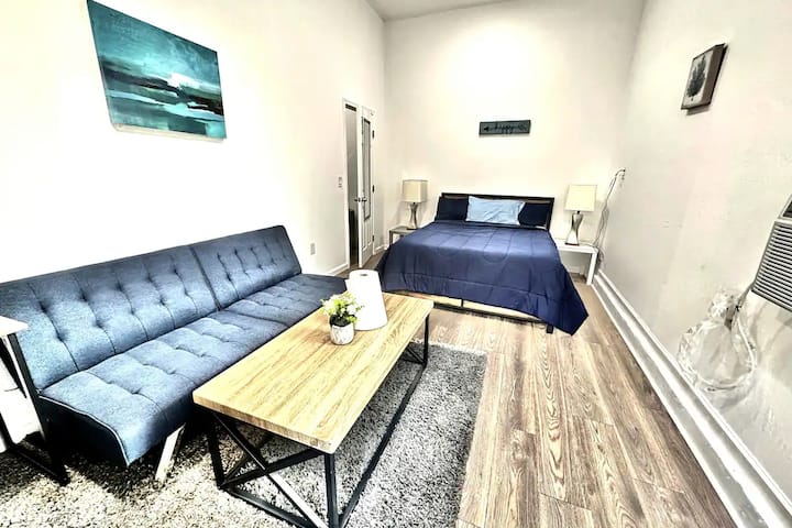 1br/bt W Pvt Yard Sj Downtown - Santa Clara, CA