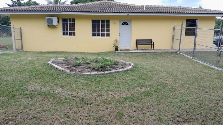 St. Albans Cottage - Freeport