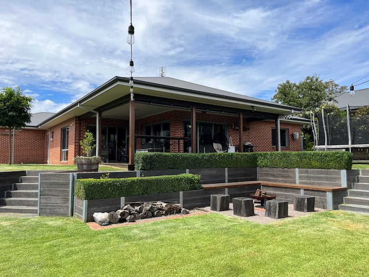 Ballarat House holiday rentals - Victoria, Australia | Airbnb