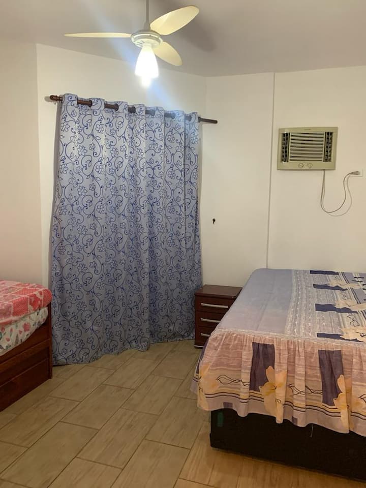 Local Perfeito: Apto Em São Vicente A 50m Da Praia - Sao Vicente, Brazil