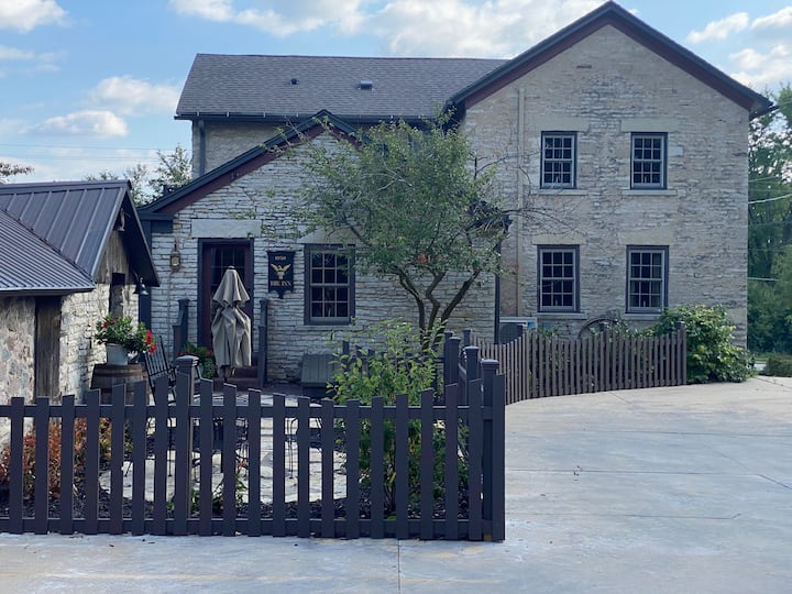 Farmhouse "The Inn" - Waukesha, WI
