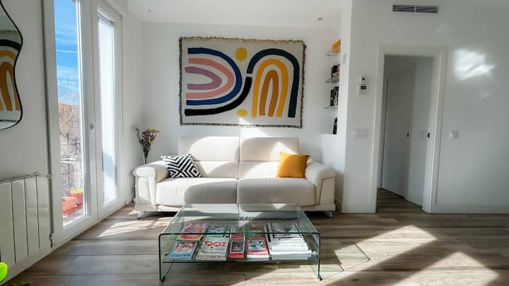 Madrid's Light 2 Beds Unique Design & Balconies - Madrid