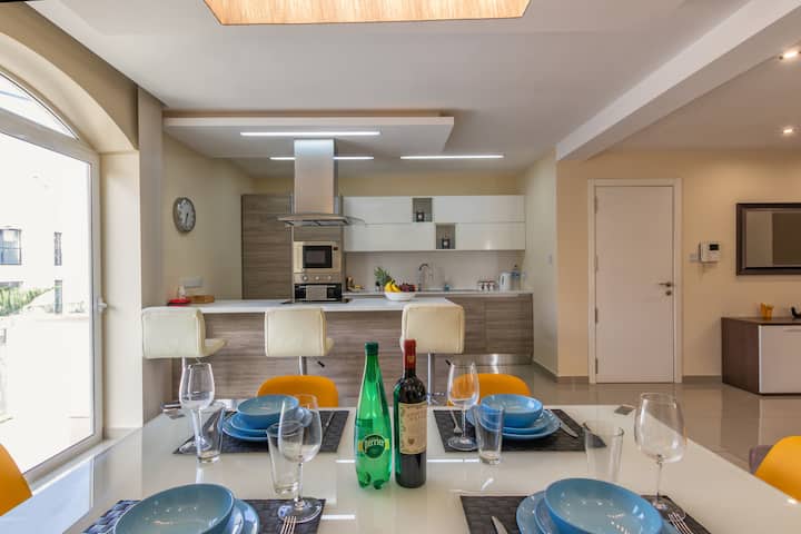 Modern 3br Apt | Near Paceville&beach +Roof Garden - Pembroke, Malta