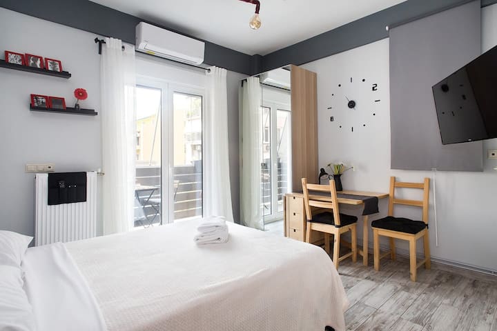 Acropolis Hideaway Haven - Atene