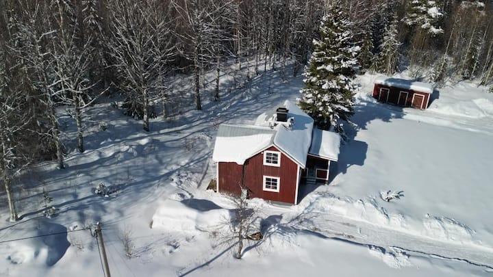 Kwyrkel Stuga Is Rustig En Uniek Gelegen - Sweden