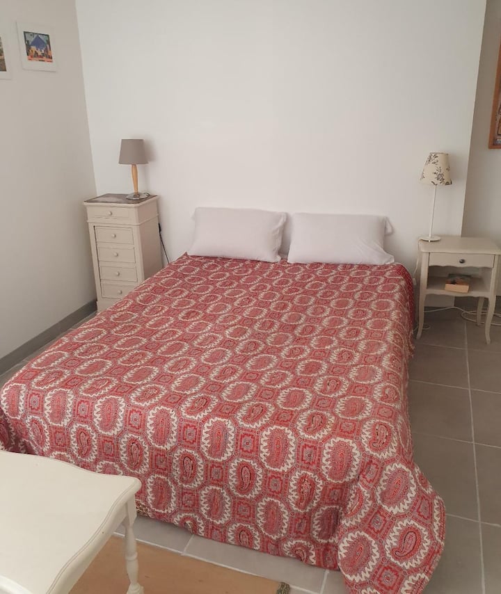 Chambre Pour Deux à Louer Petit Déjeuner Compris - Beaucaire