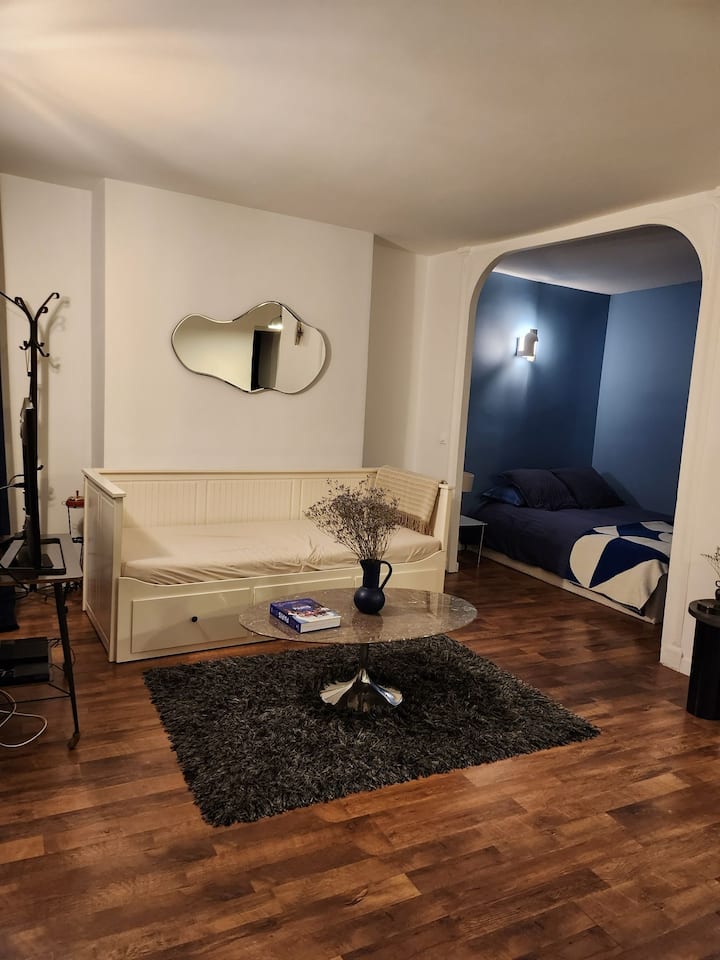 Appartement Typique Parisien - Gare De L’est - 