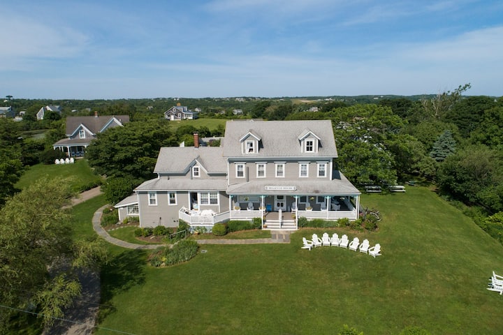 Walk From Ferry! Walk To Town! - New Shoreham, RI