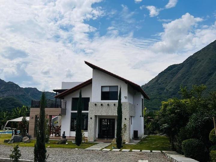 Casa Vacional Con Piscina - Vilcabamba