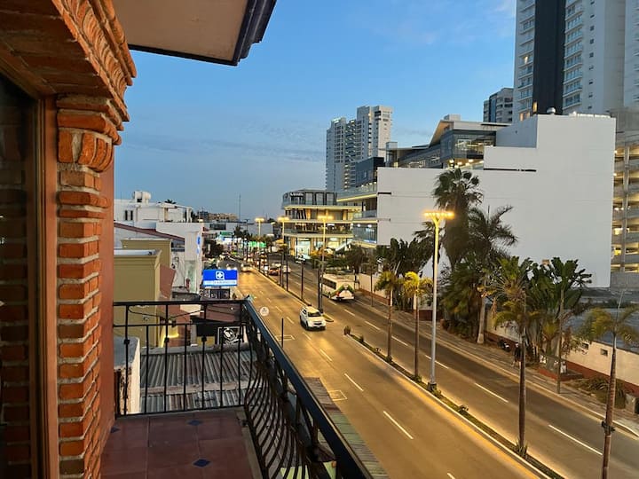 Gd1golden Zone Oceanview Beach One Block Away - Mazatlán