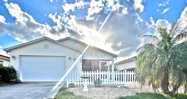 Pet Friendly In The Villages! - Lake Weir, FL