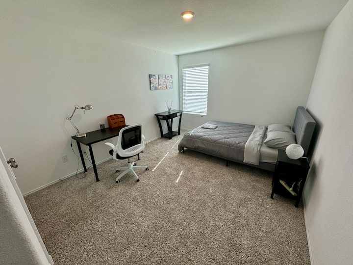 Quiet & Spacious Private Room #1 - Georgetown, TX