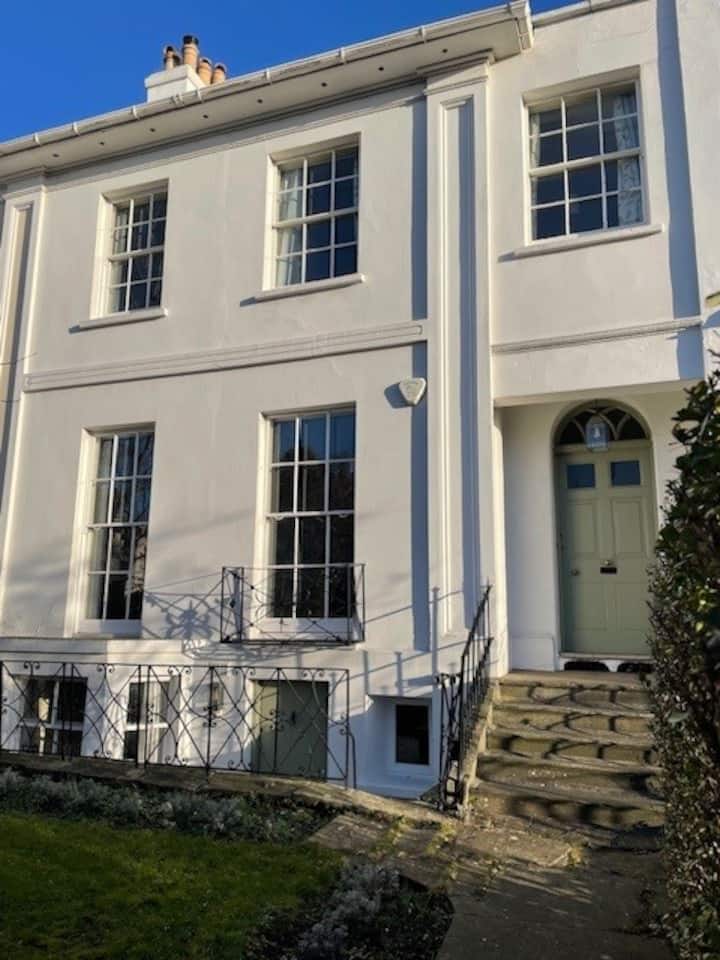 Cosy Flat In Central Location In Cheltenham - Cheltenham