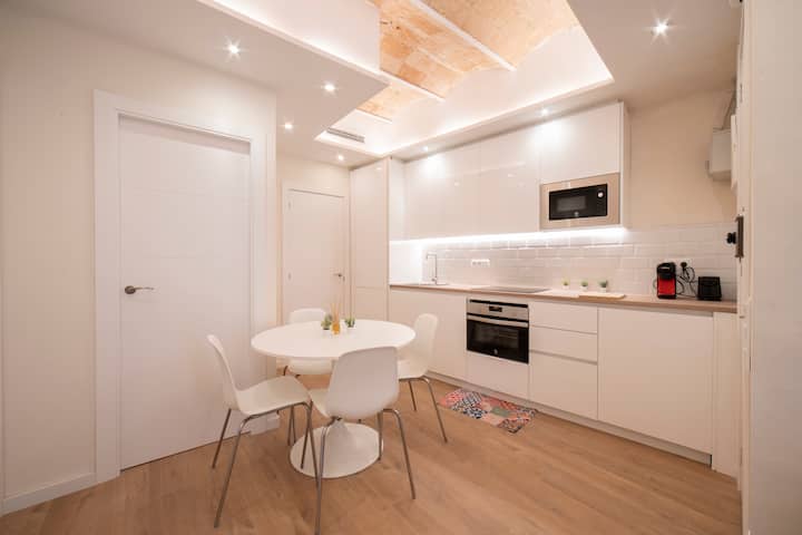 Piso De 4 Habitaciones Y 2 Baños - Barcelona