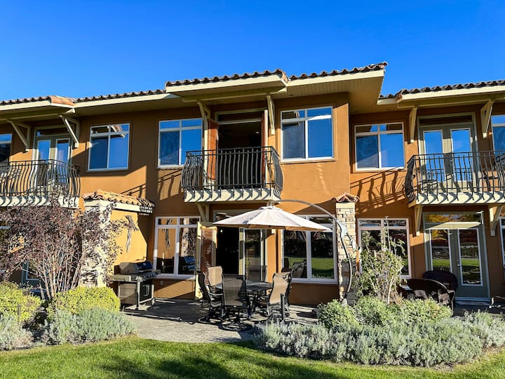 Condo With Beach & Lake Access - Osoyoos