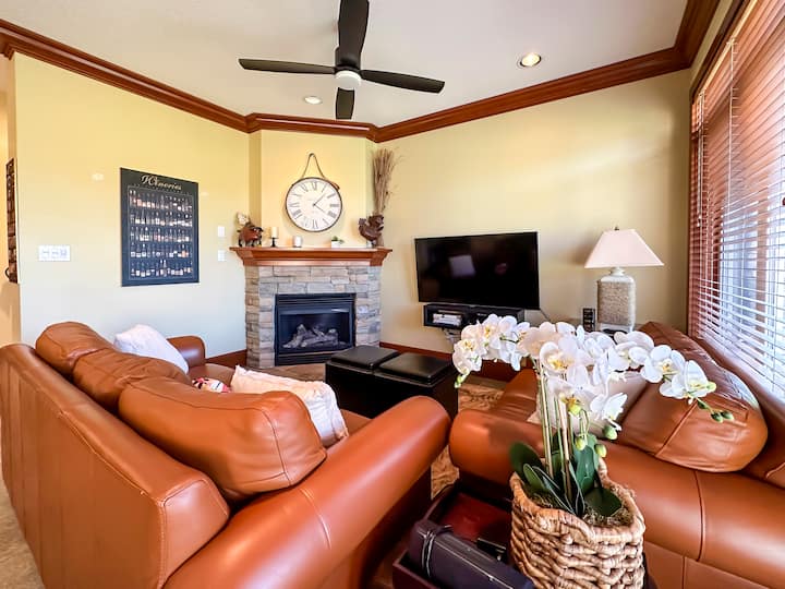 Condo With Beach & Lake Access - Osoyoos