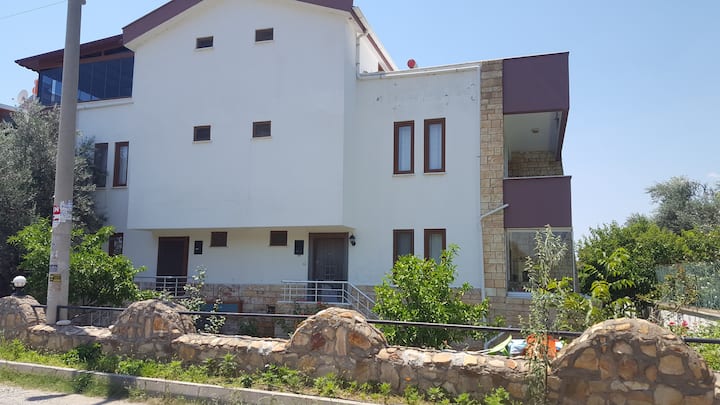 Mustakil, Havuzlu, Denize 700m - Akçay