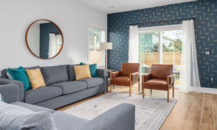 Be A Nomad | Perfect For Groups | Brand New - Jacksonville