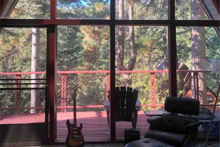 Funky Little Mountain A-frame - Running Springs, CA
