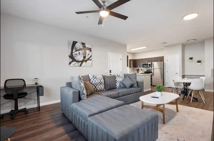 6 Miles From Banner Thunderbird 1 Bed/ 1 Bath - Phoenix