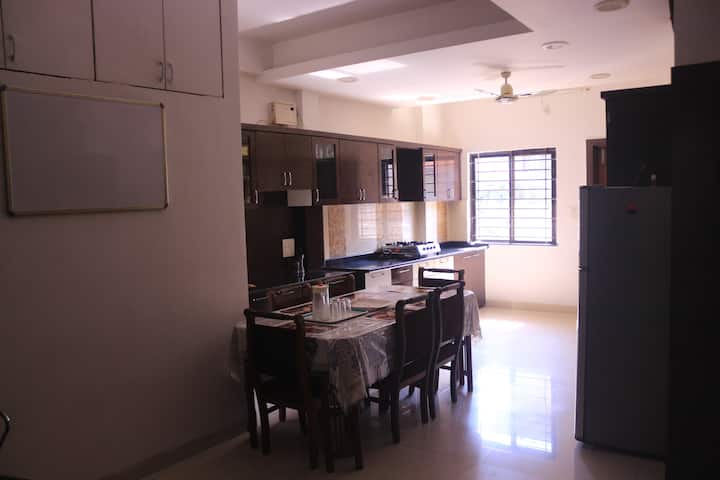 Ac Room For 4 People - Floor 2 - Indore