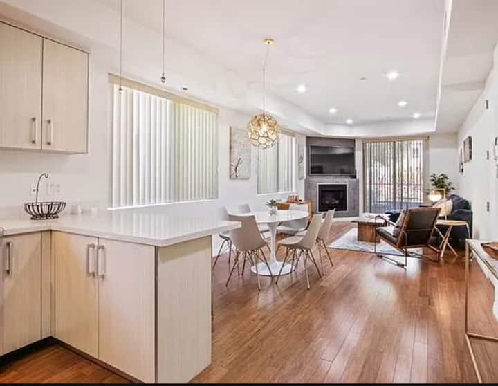 Super Luxurious Dream Home In Beverly Hills Area - Beverly Hills, CA