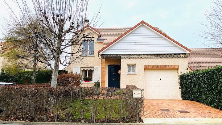 Maison Proche Disney, Gare - Disneyland Paris