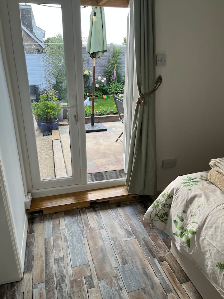 Swedish Feel Cosy Cabin - Bournemouth